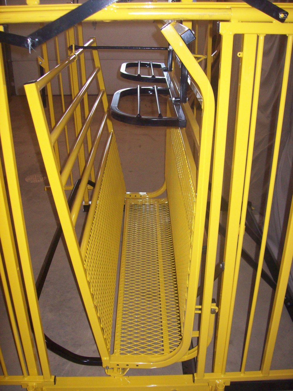 Chutes | Mountainview Machine | Livestock Equipment