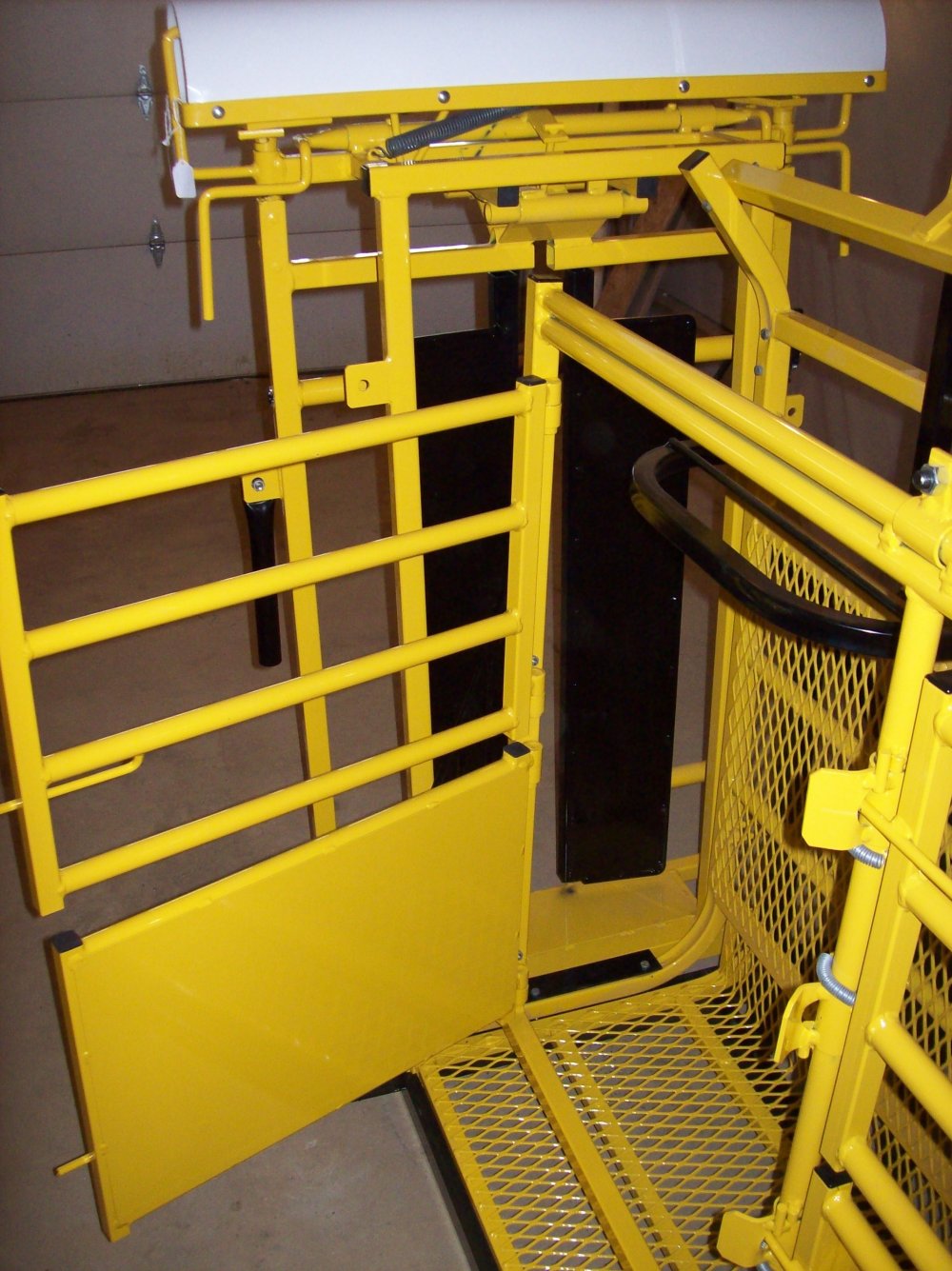 Chutes | Mountainview Machine | Livestock Equipment